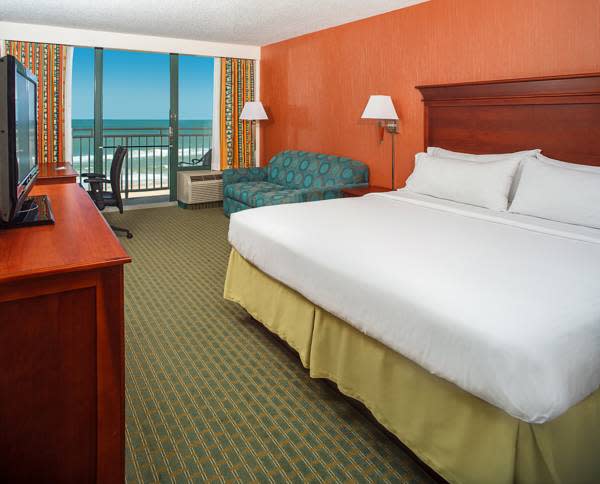 Holiday Inn Express & Suites Virginia Beach Oceanfront