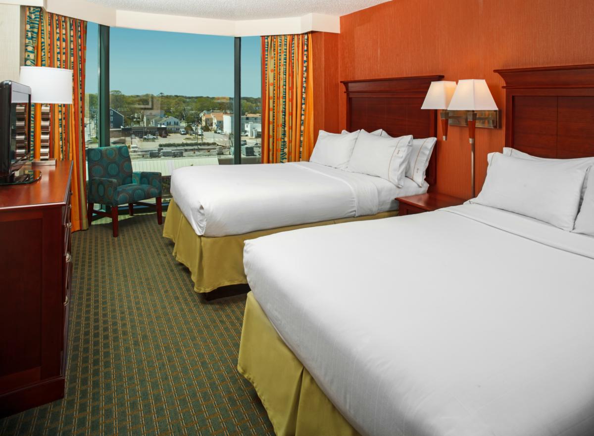 Holiday Inn Express & Suites Virginia Beach Oceanfront