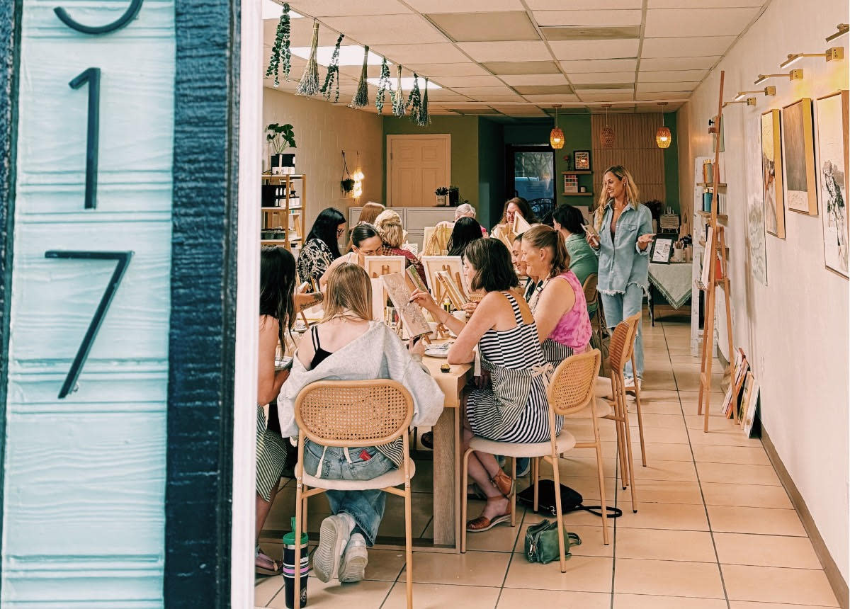 Earth & Easel Arte Studio