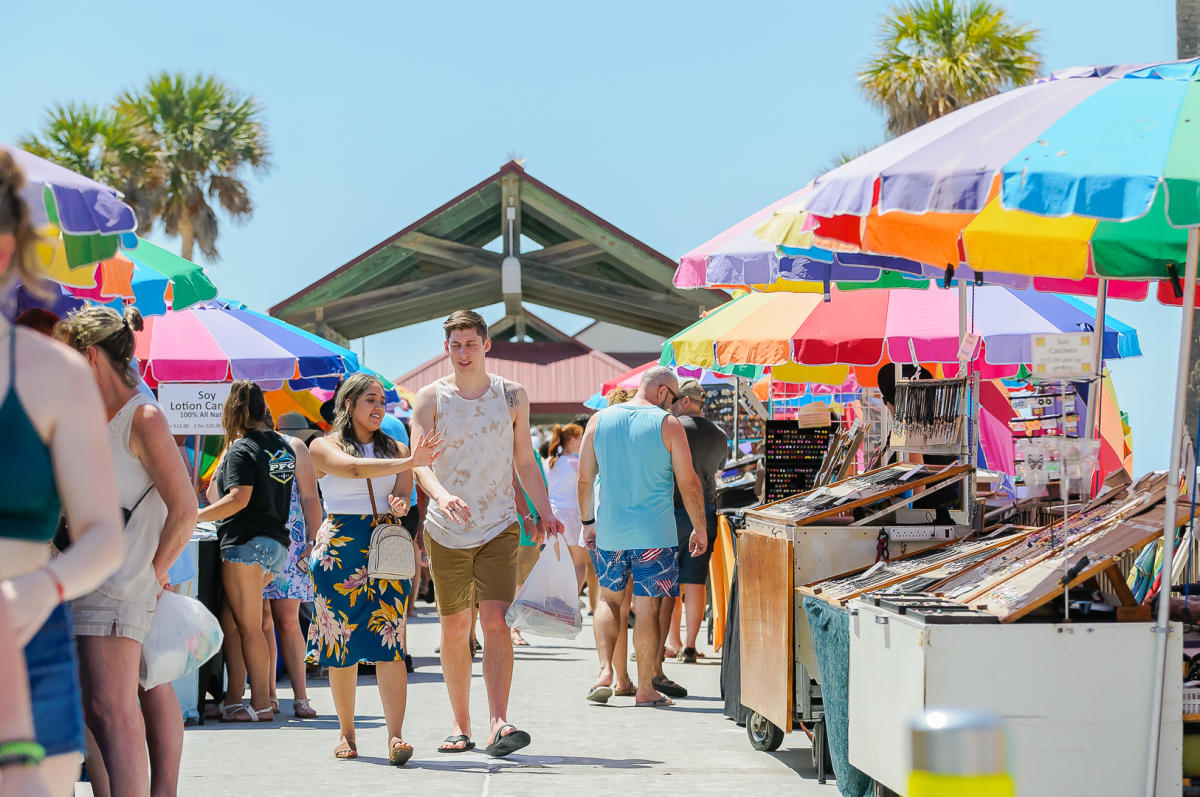 Sunsets at Pier 60 Daily Festival in Clearwater Beach | VISIT FLORIDA