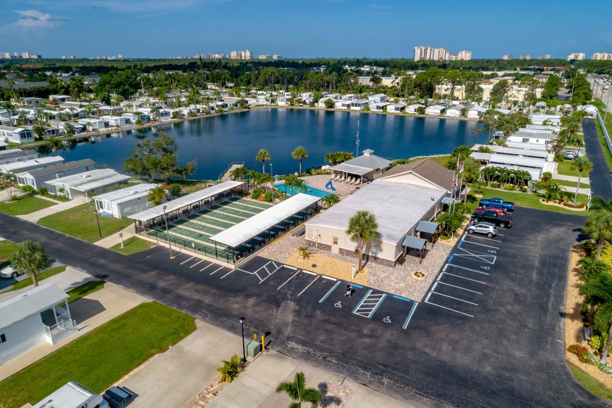 Lake San Marino RV Resort in Naples | VISIT FLORIDA