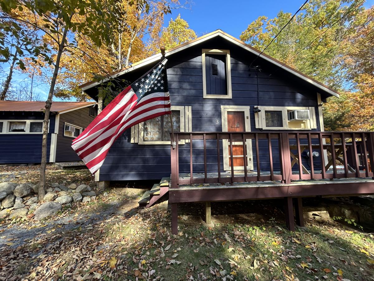 Drake's Lakeside Cabins