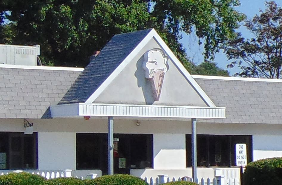PAPA’S ICE CREAM | Warwick, RI