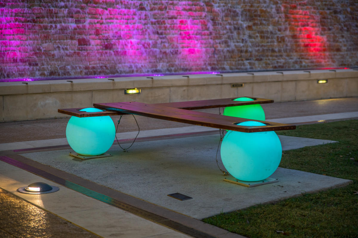 Light Balls Bench