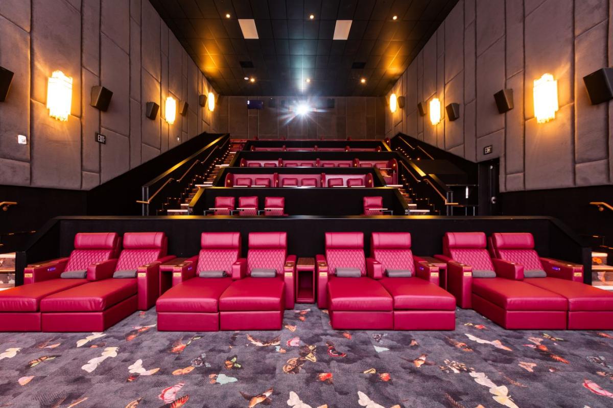 Reel Luxury Cinemas