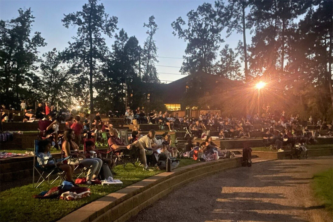 Cool Movies In The Woodlands Photos