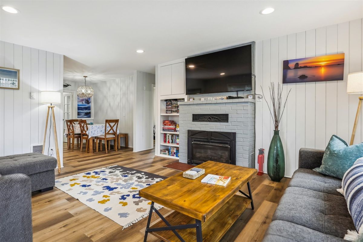 Clark Cabin - Beachcomber Vacation Homes | Cannon Beach, OR