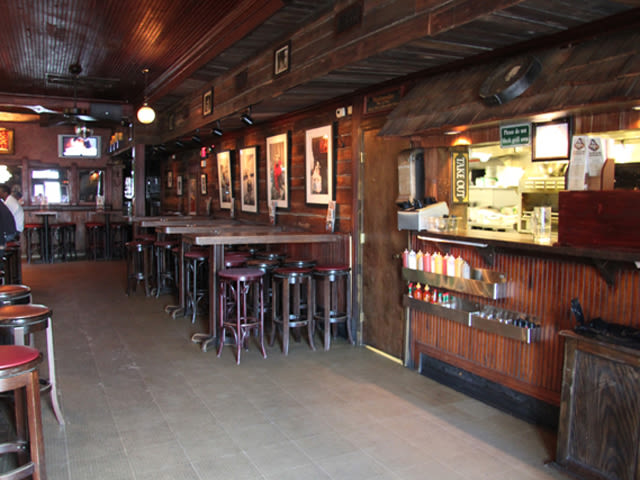 The Bulldog Bar & Grill