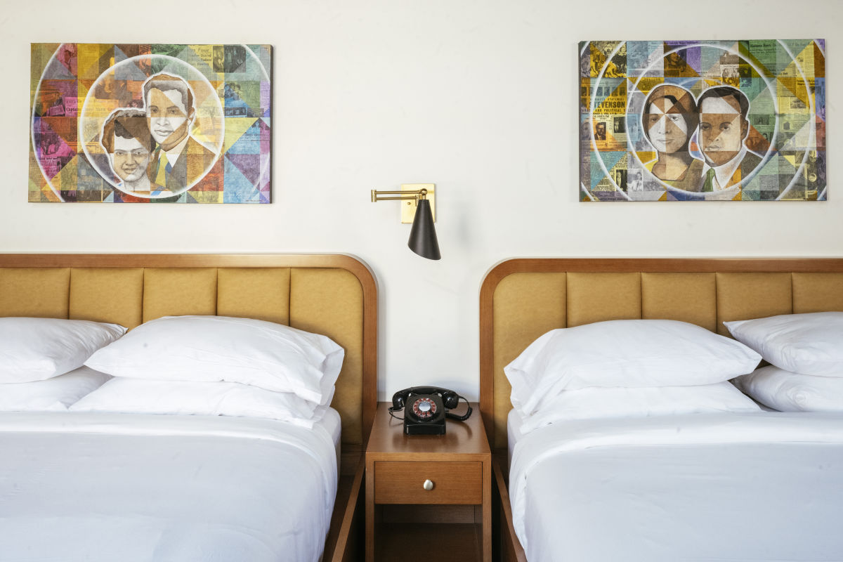 Dew Drop Inn Hotel & Lounge