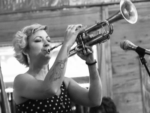 Jenavieve Cooke & The Winding Boys