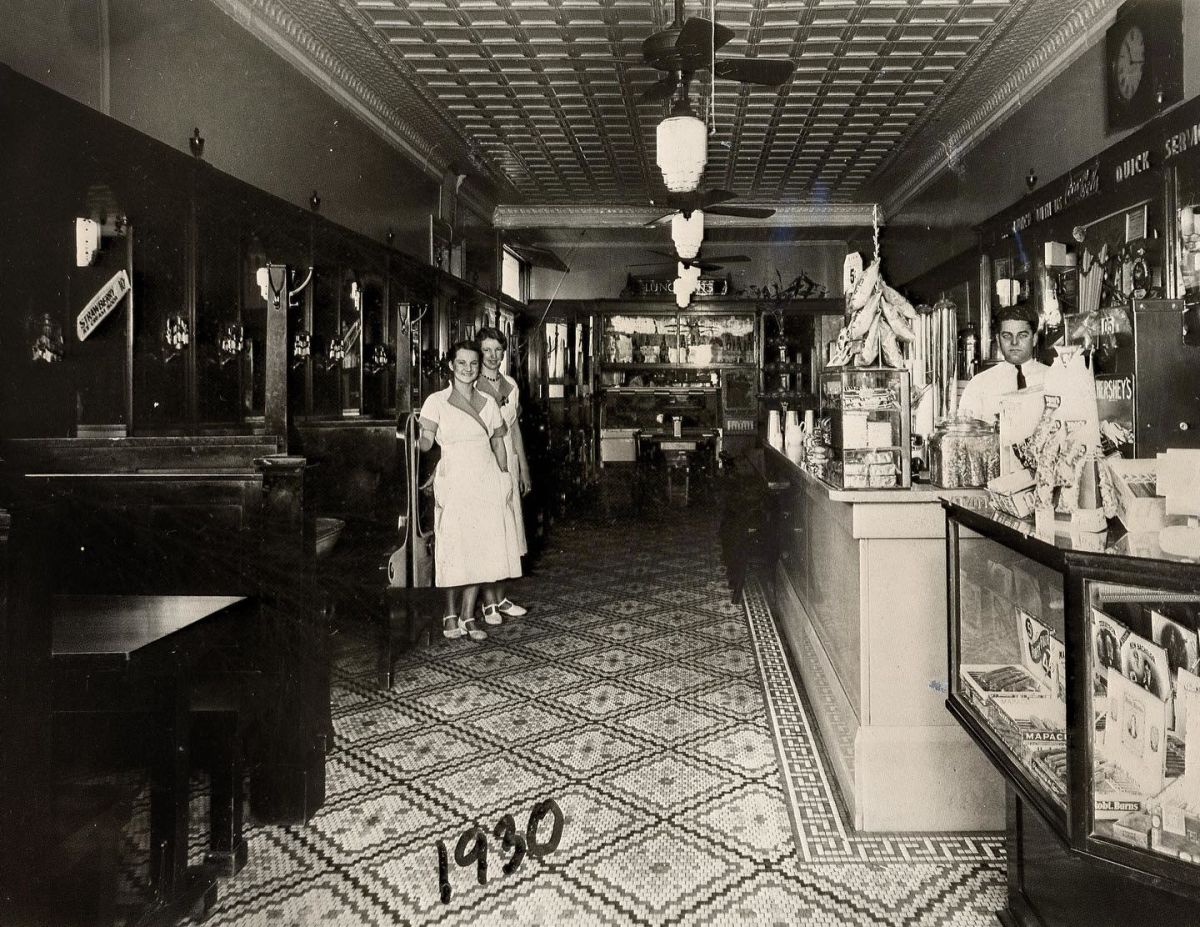 Mecca Restaurant | Raleigh, NC 27601