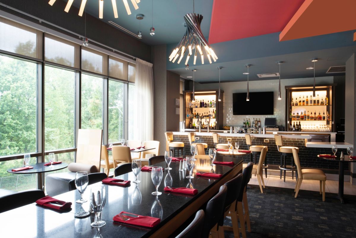 Overlook Restaurant at Residence Inn Raleigh Downtown | Raleigh, NC 27601