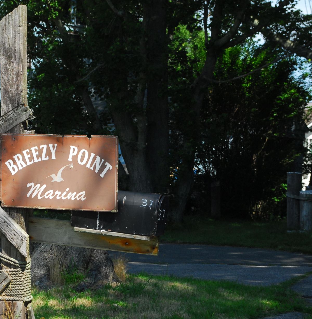 Breezy Point Marina | Warwick, RI 02889