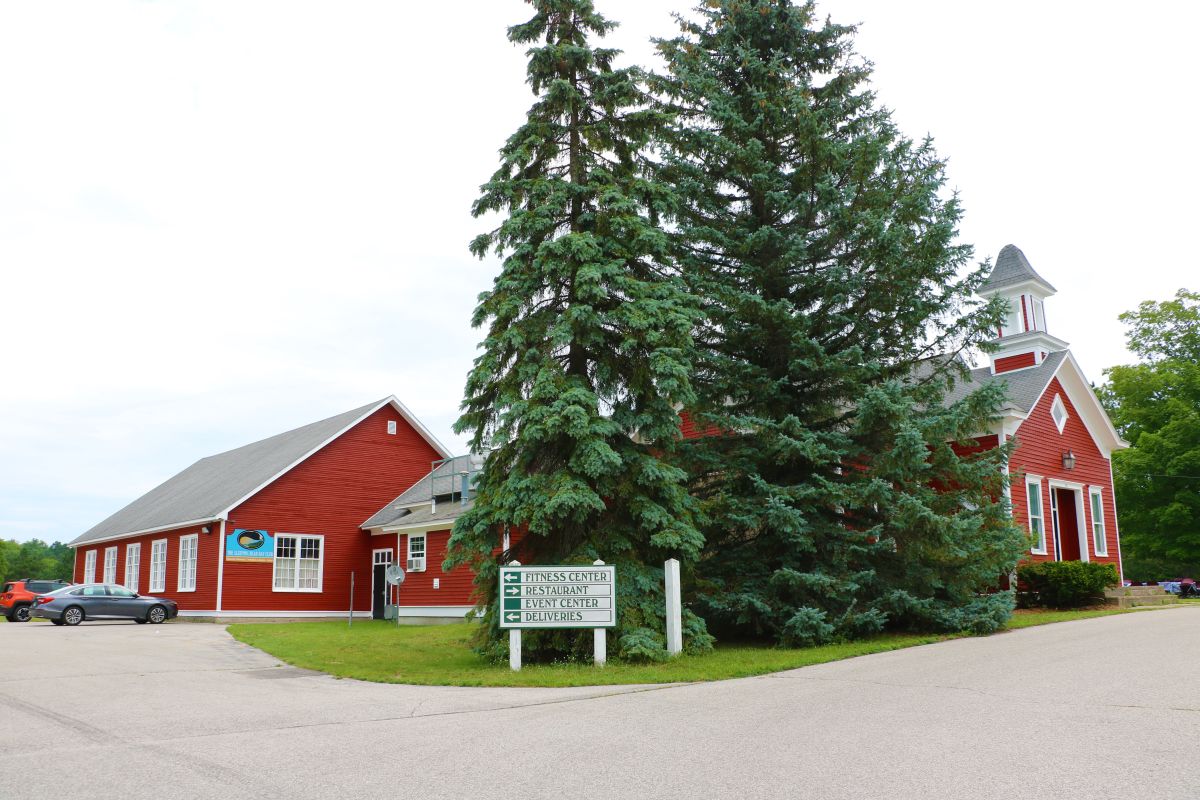 Broomstack Kitchen & Taphouse | Maple City, MI 49664