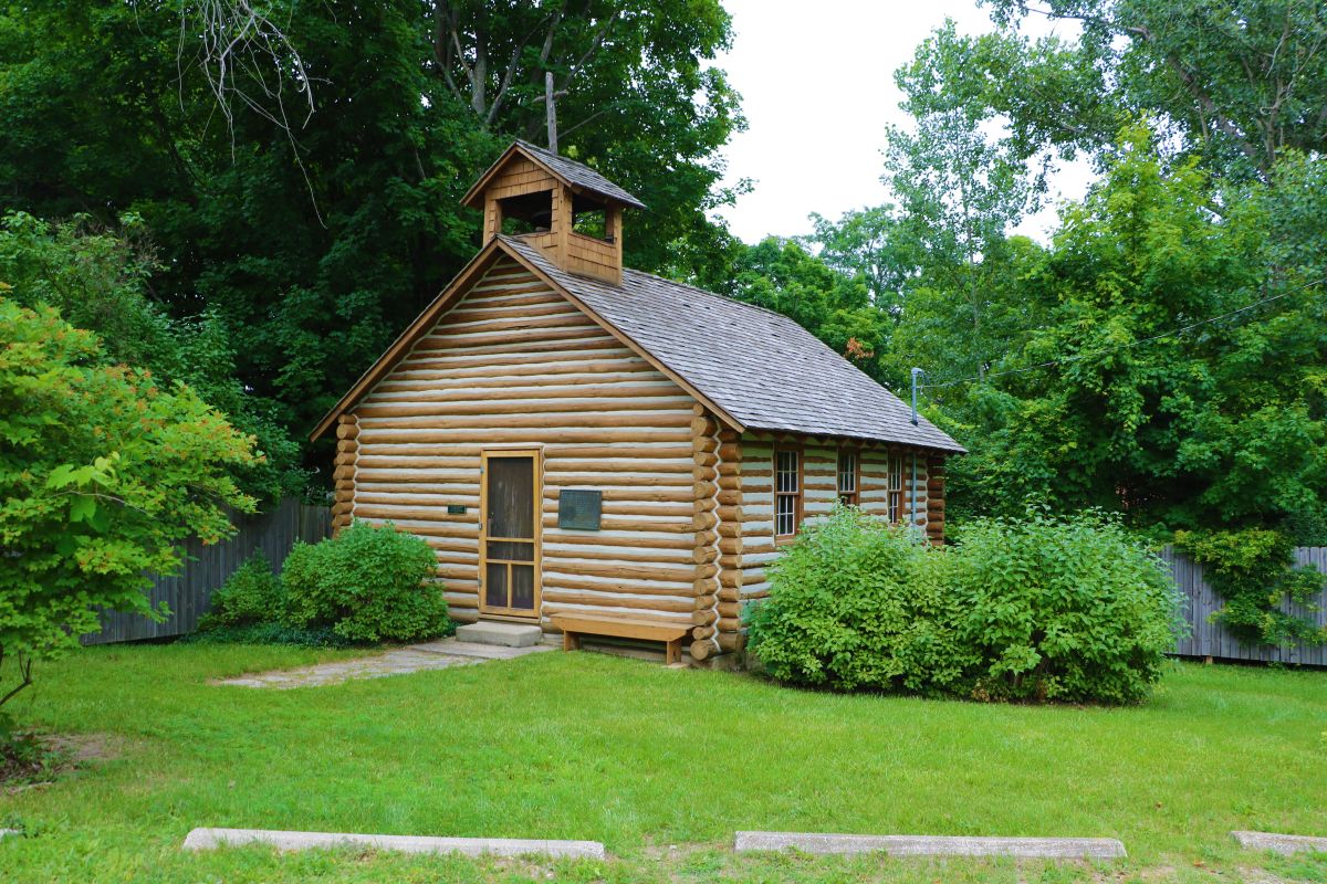 Old Mission Village | Old Mission, MI 49673