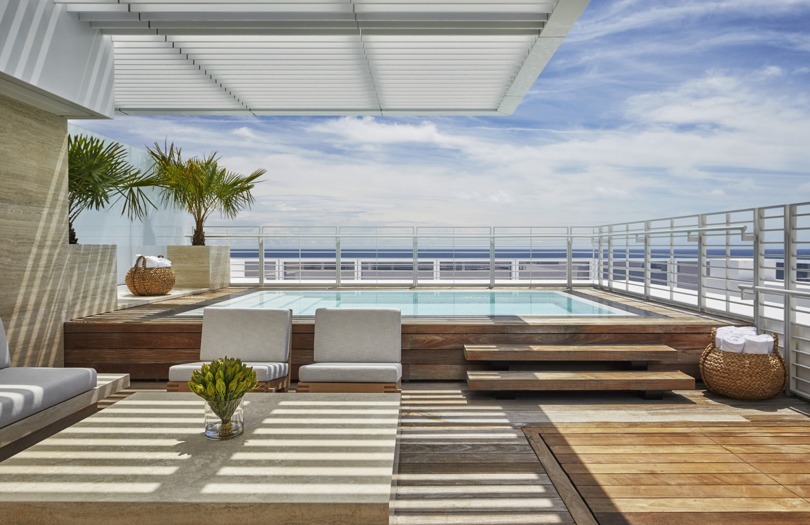 Four Seasons Hotel at The Surf Club | Greater Miami & Miami Beach