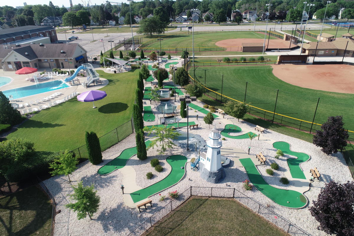 Manitowoc Family Aquatic Center & Mini Golf Course