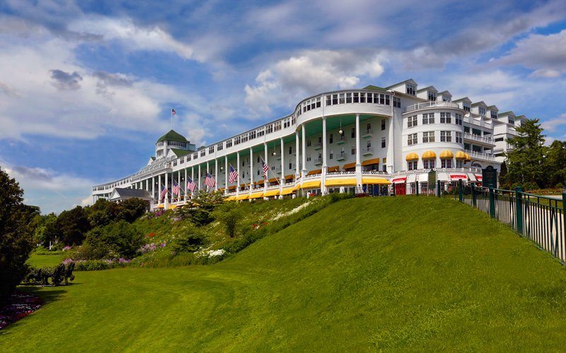 Grand hotel store
