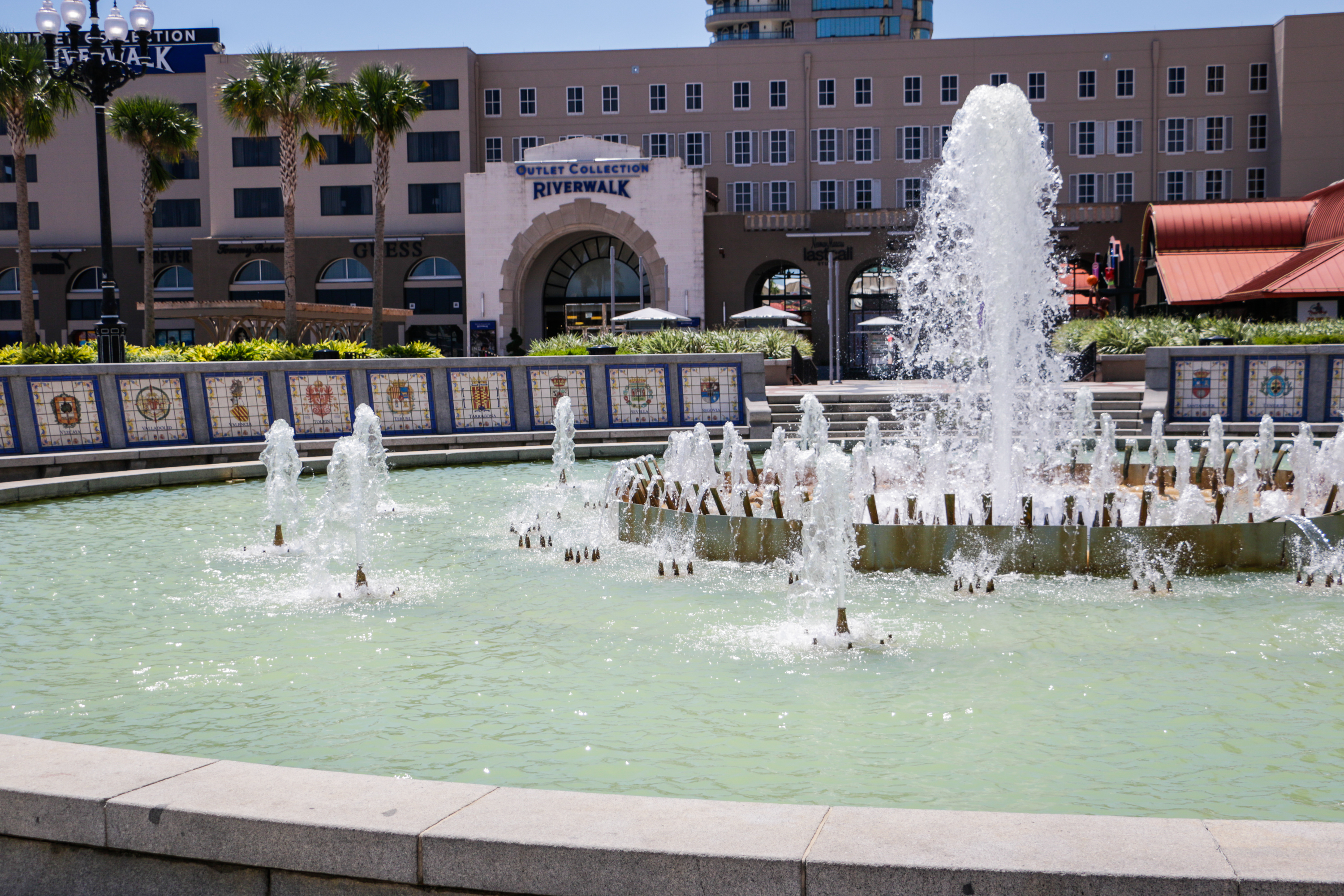 Old Spanish Plaza Plaza De España: A Spanish Square With Lots Of