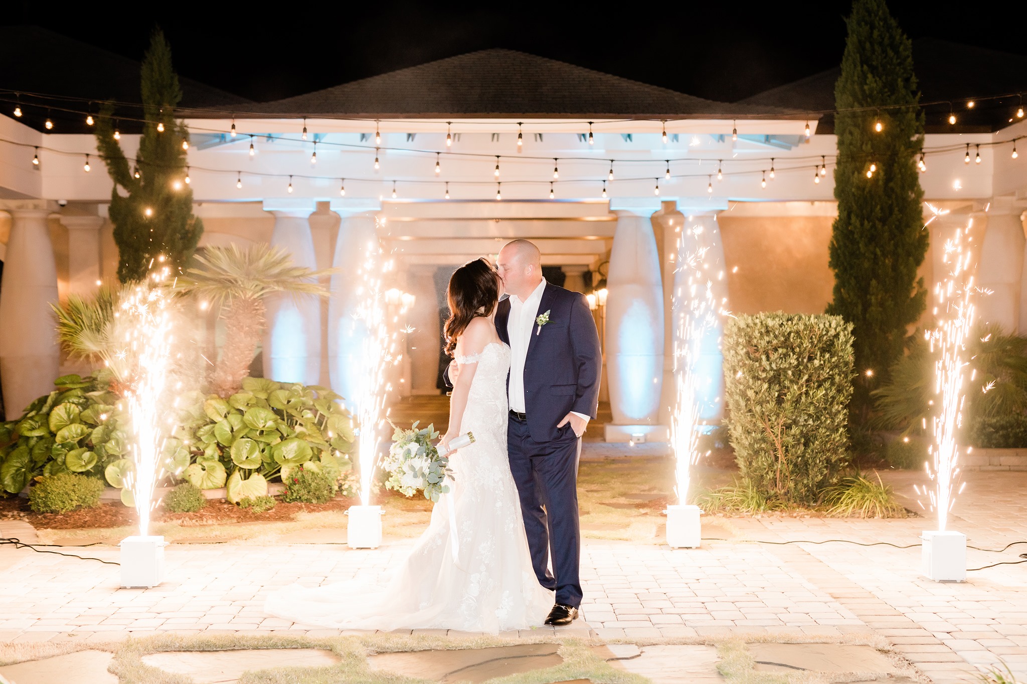 21 main events wedding | Beachweddingtips.com