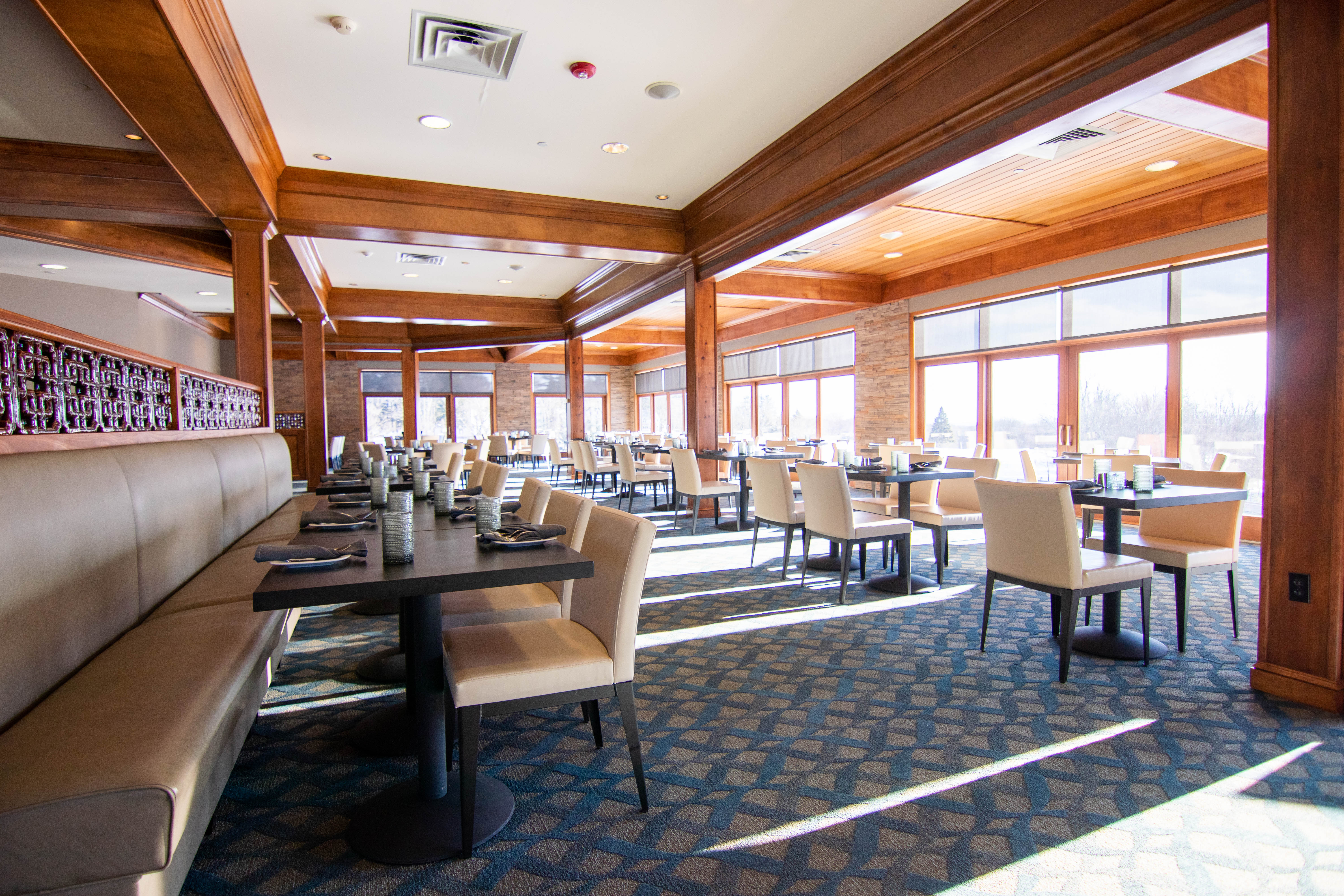 Lakeview Restaurant Lakeview Restaurant | Calderfields Hotel Golf