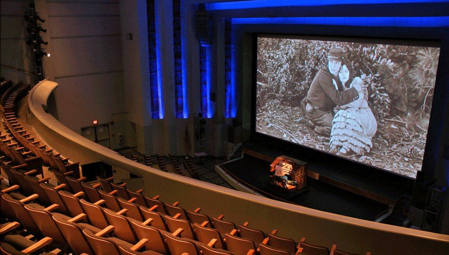 Barnum Hall | Visit Santa Monica