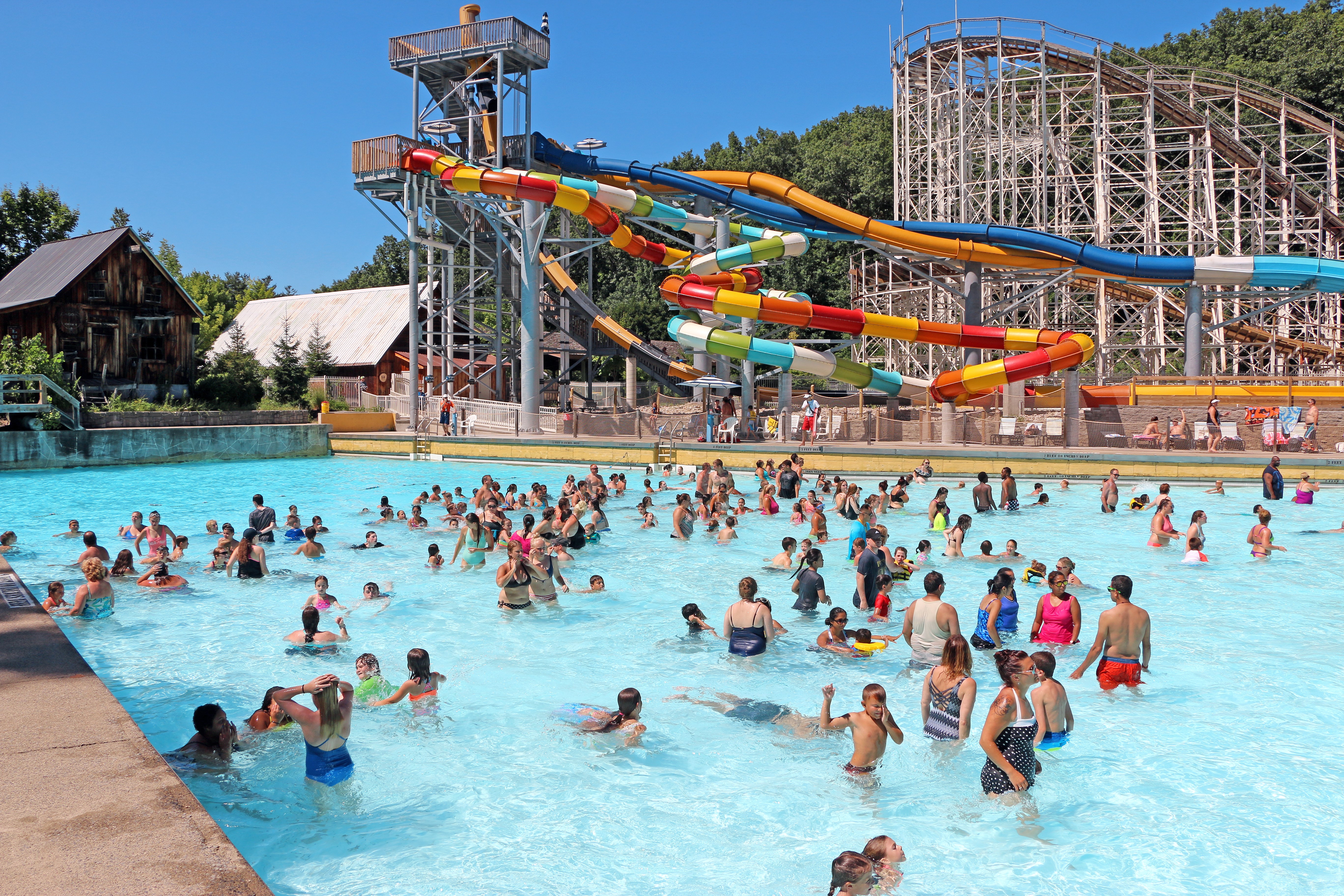 Great Escape Amusement Park Indoor Water Park – Six Flags Great