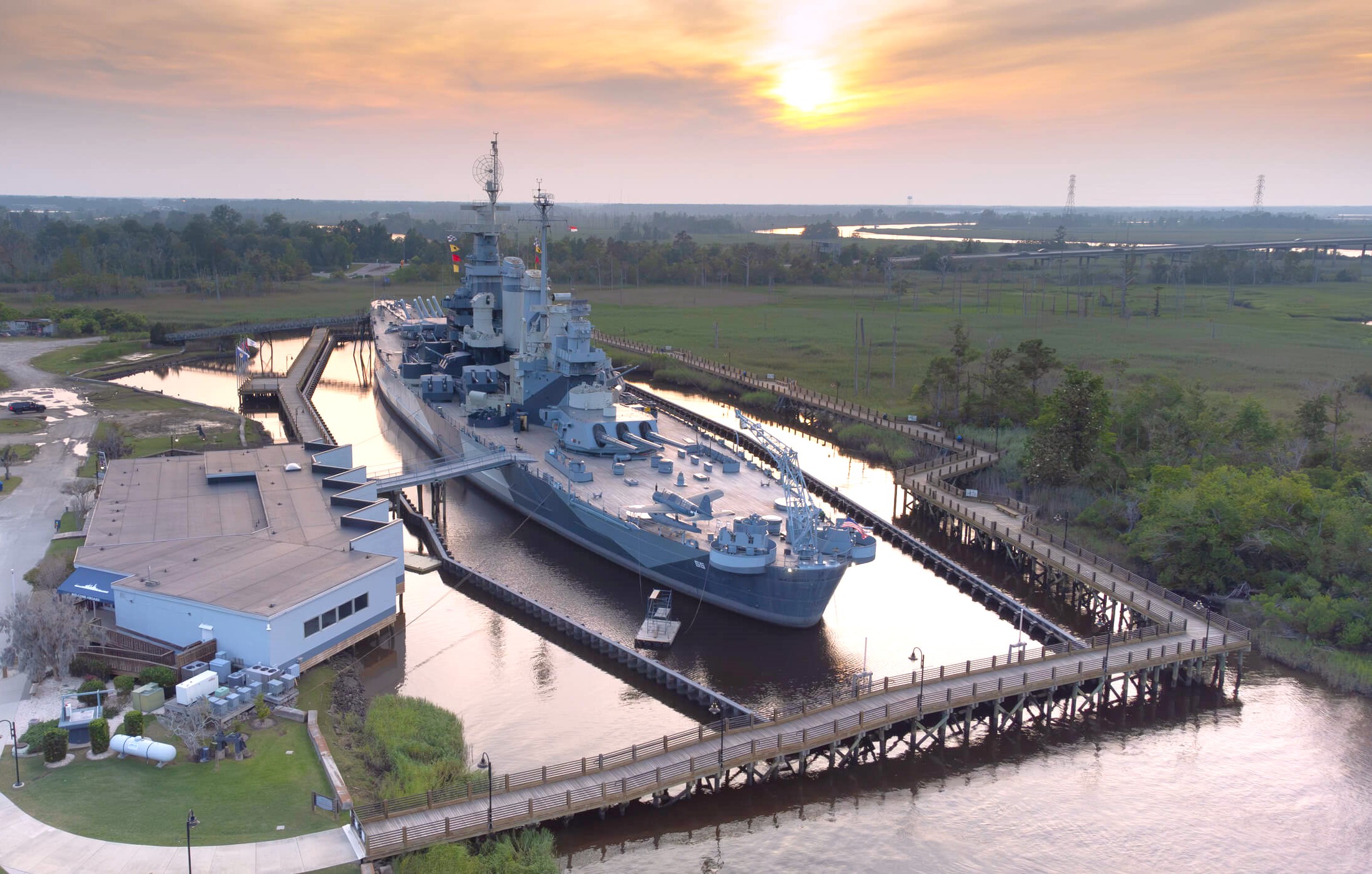 Uss Nc Battleship Memorial Living With Water At Battleship North