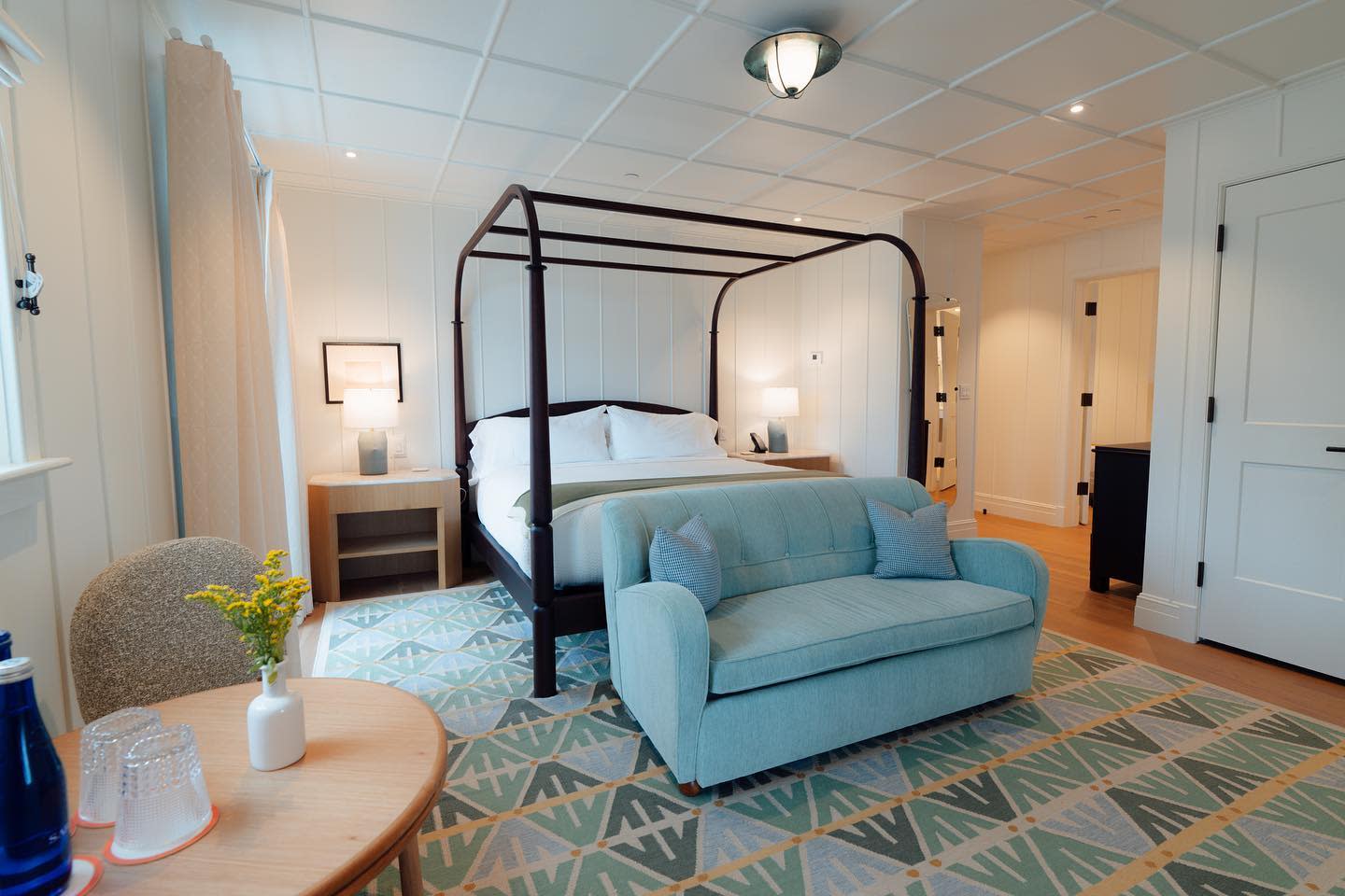 Canoe Place Inn & Cottages | Hampton Bays, NY 11946