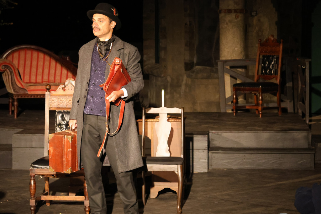 A scene from Dracula: The Journal of Jonathan Harker; photo by Russ Cussick