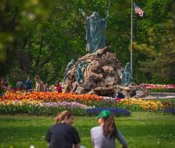 Places to Eat within Walking Distance to Washington Park