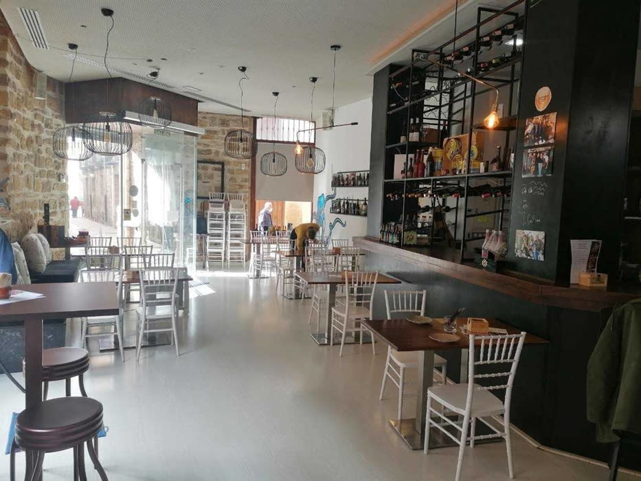 Arya Restaurant