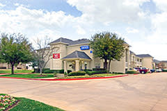 Studio 6 Arlington South