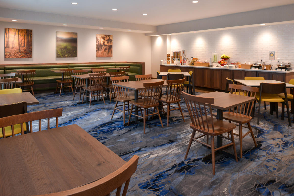 Fairfield Inn & Suites by Marriott Arlington near Six Flags