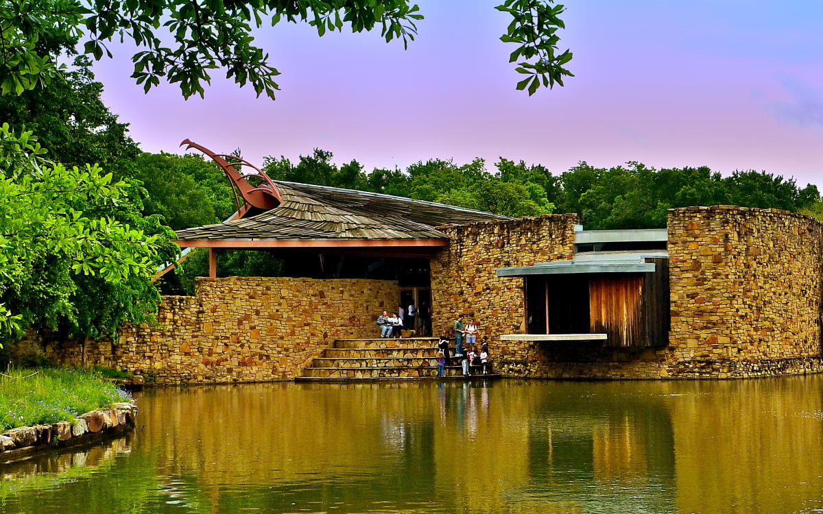 River Legacy Living Science Center