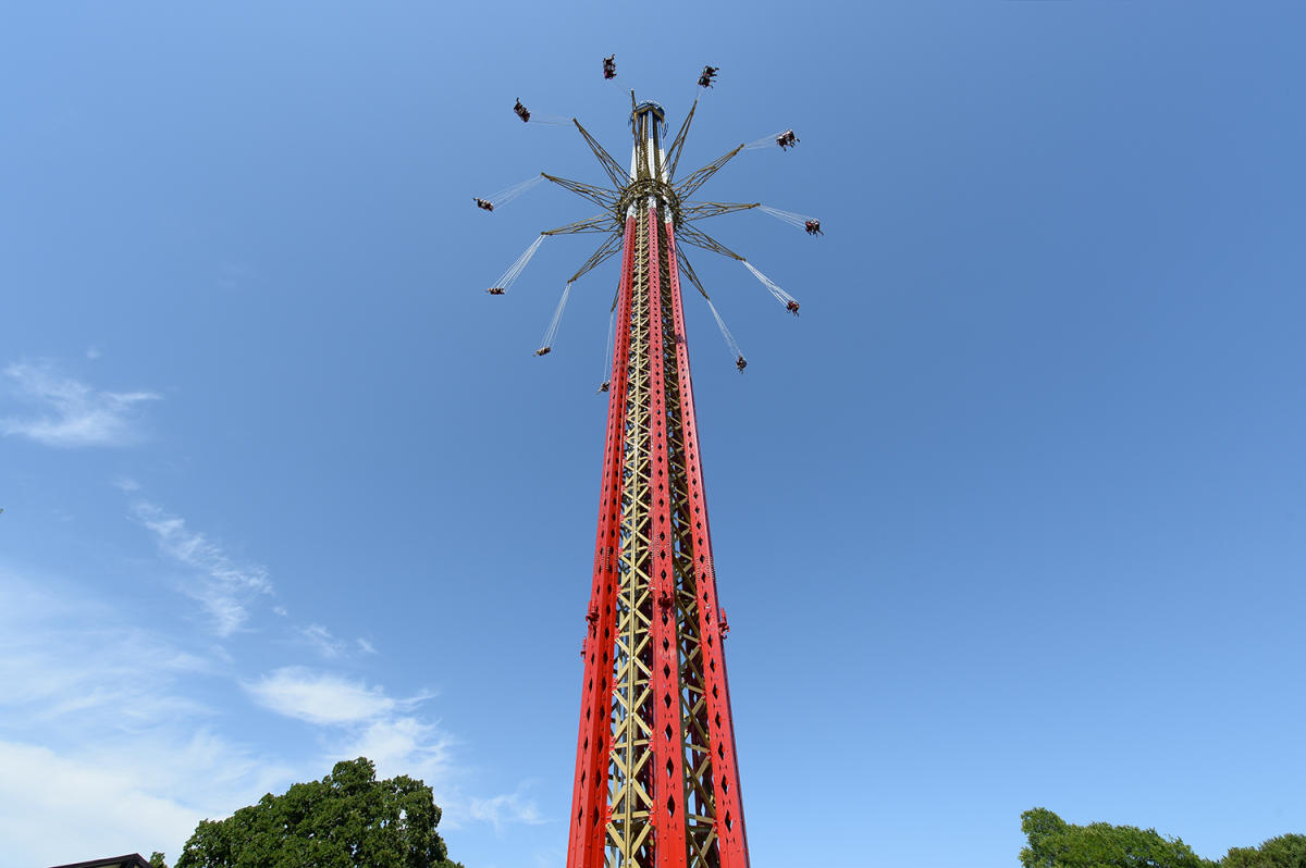 Six Flags Dallas Hours