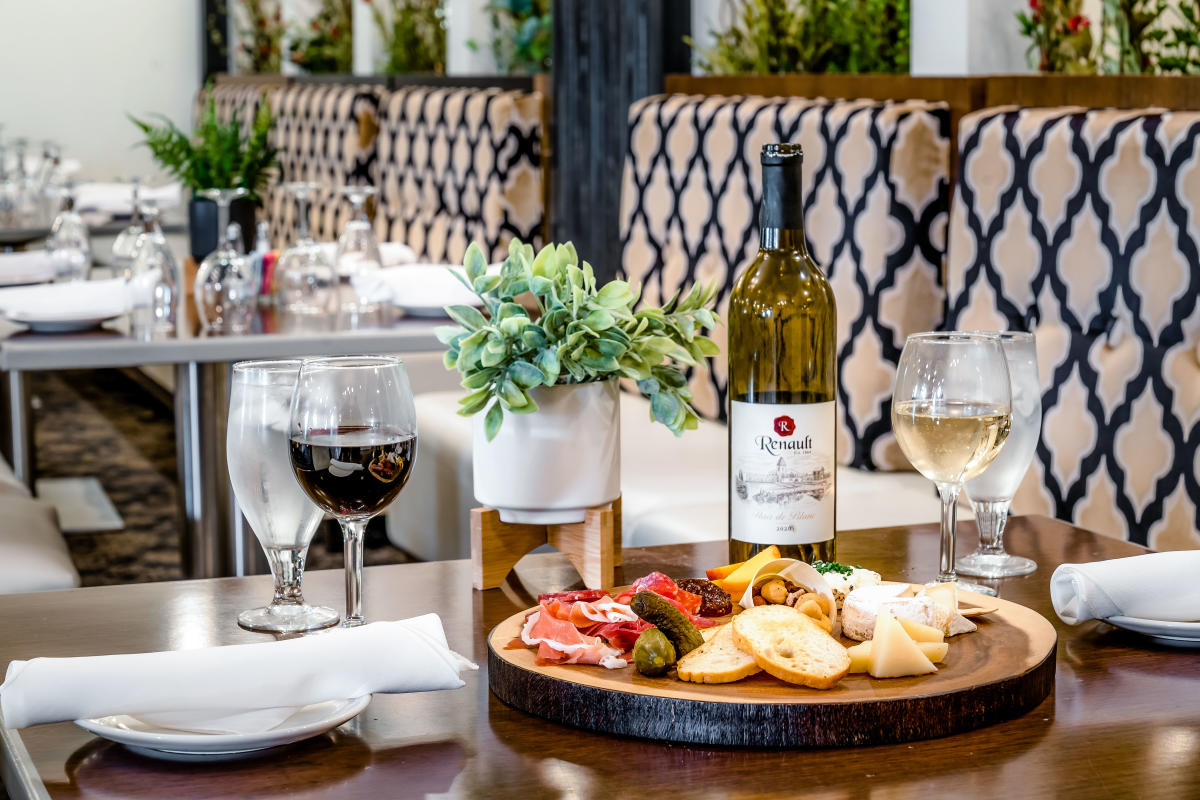 Renault Winery Resort & Golf