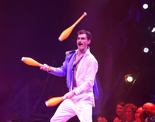 The Hook Show + Hotel Package