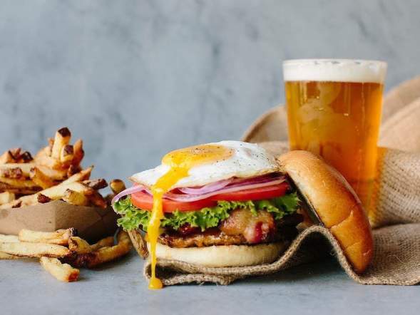 Farmhaus Burger (Flowing Wells)