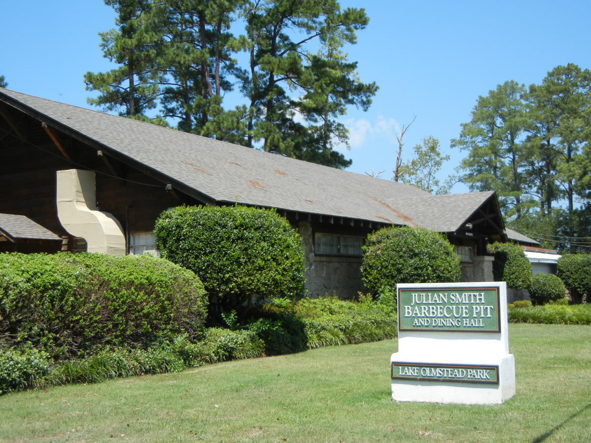 Julian Smith Bar-B-Q Pit