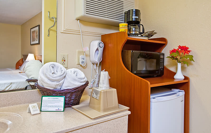 Budgetel Inn & Suites