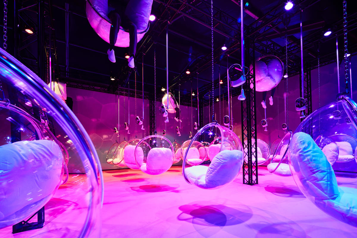 contact bubble planet