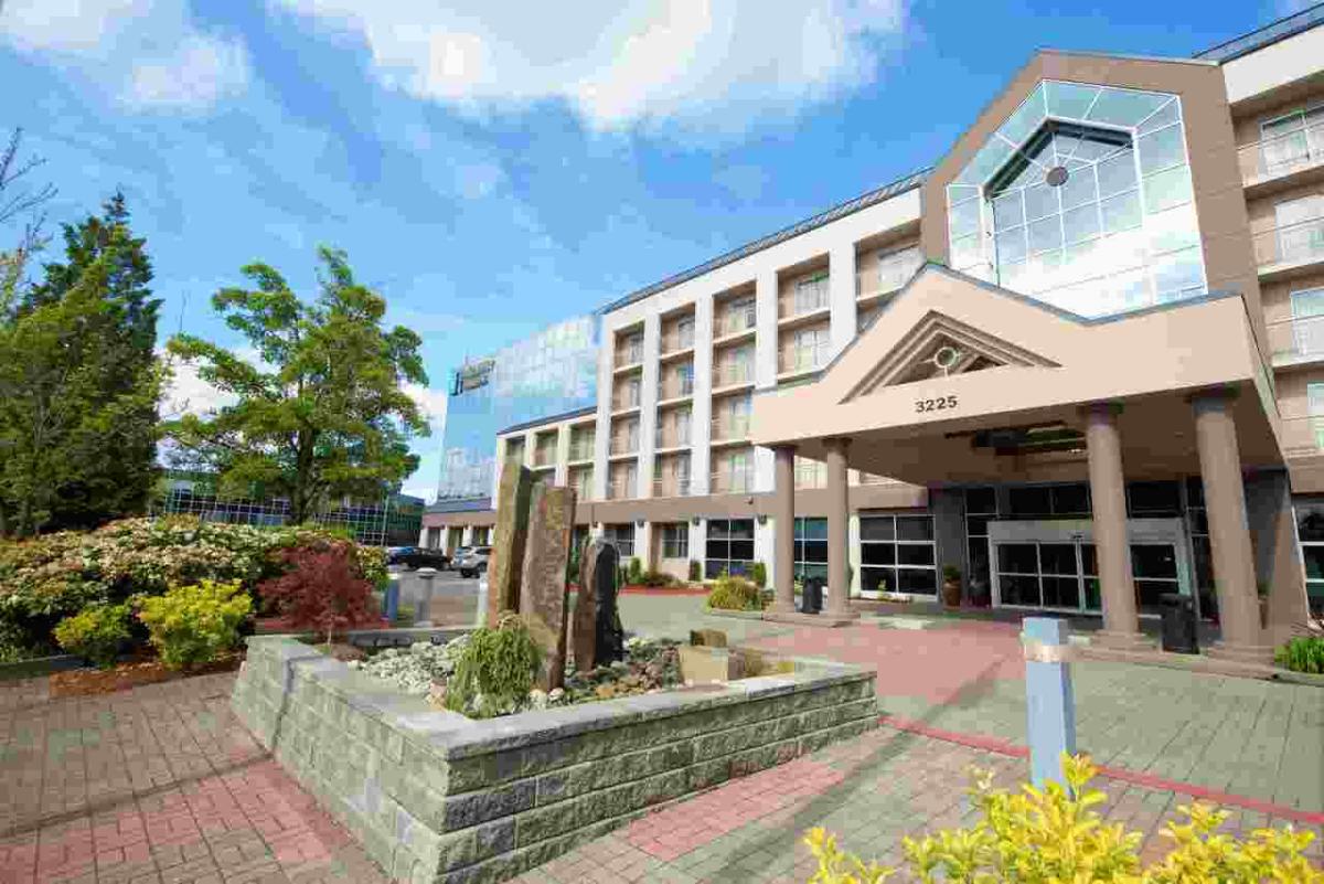 Embassy Suites by Hilton Seattle Bellevue | Bellevue, WA
