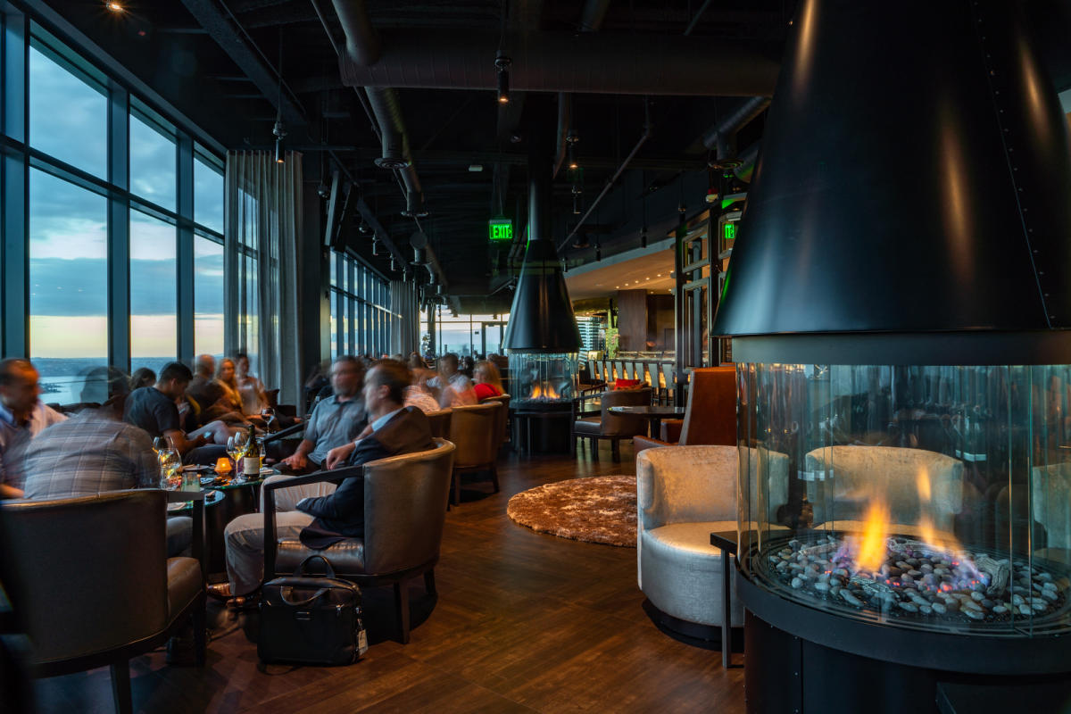 Après-Ski in Bellevue, WA | Dining, Bars, Shops & Spas