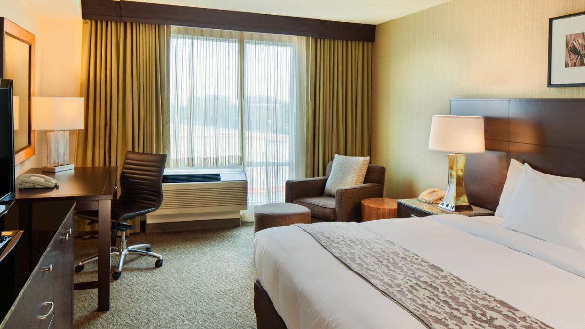 DoubleTree by Hilton Boston Bayside