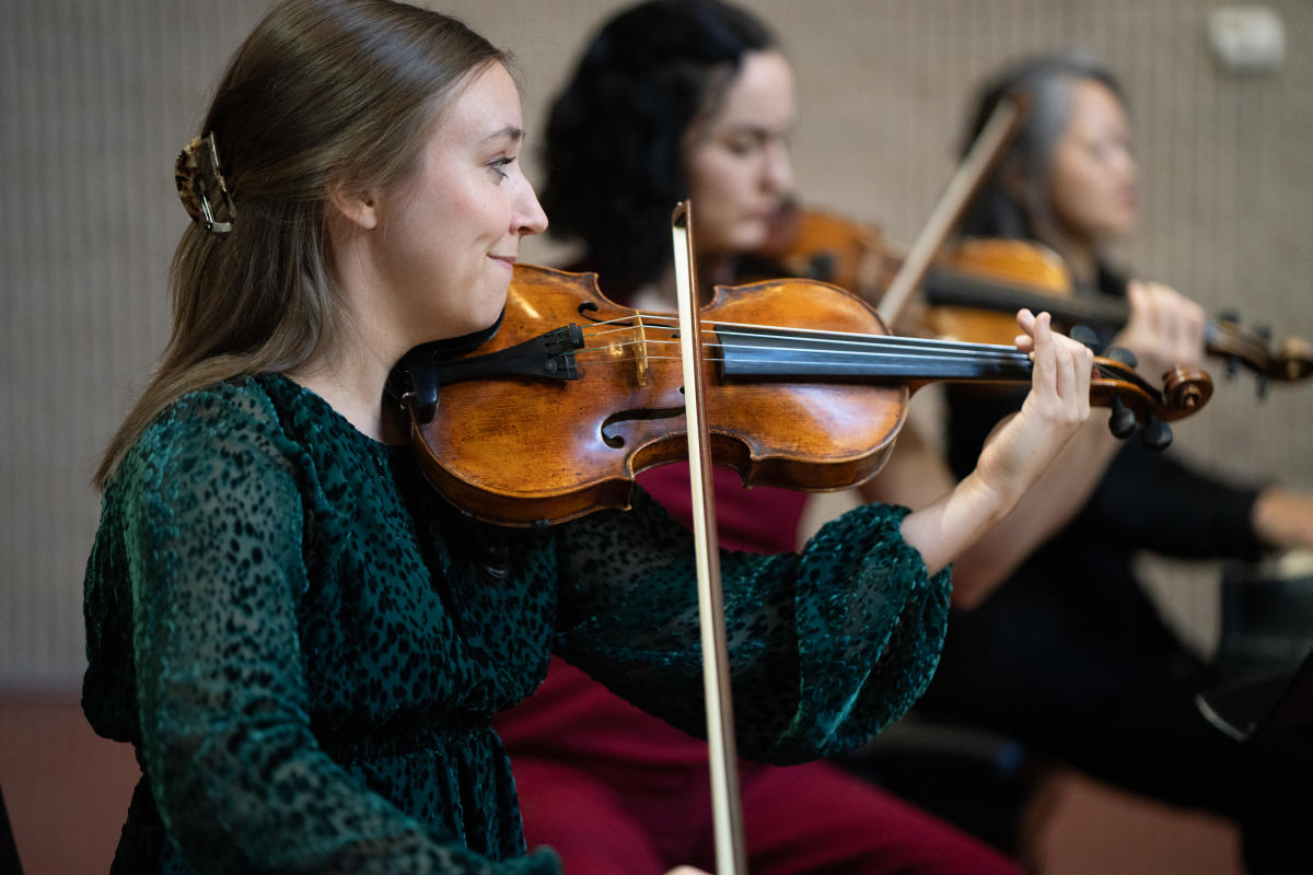 Chameleon Arts Ensemble – To Wake the Dead: Tchaikovsky, Howells ...