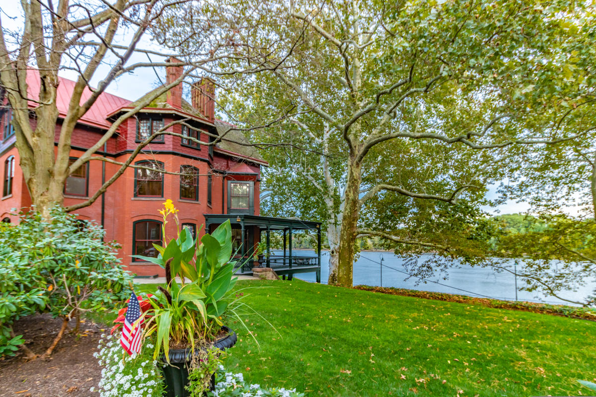 Mansions Along the Delaware