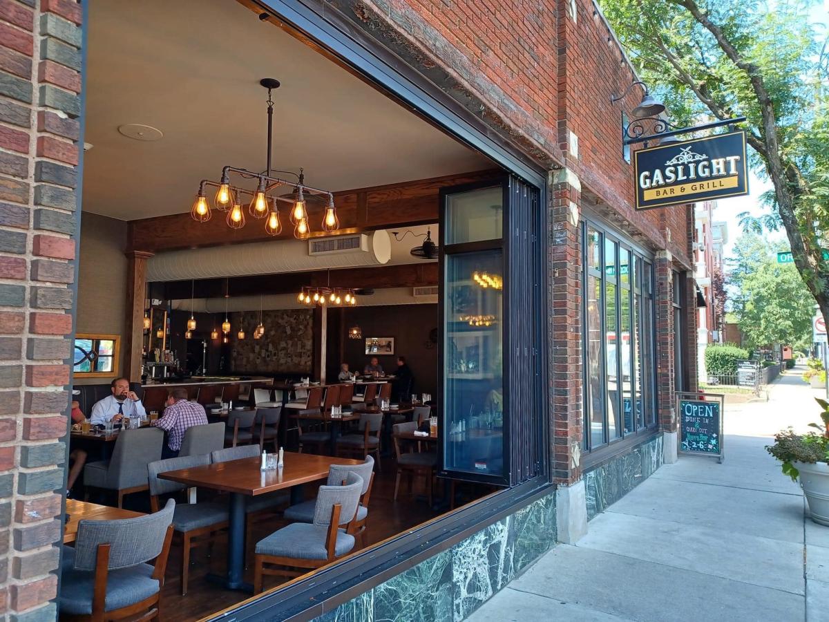 Gaslight Bar & Grill in Cincinnati, OH | Visit Cincy