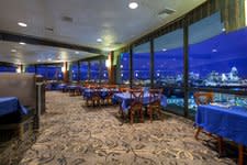 Radisson Cincinnati Riverfront Hotel | Visit Cincy