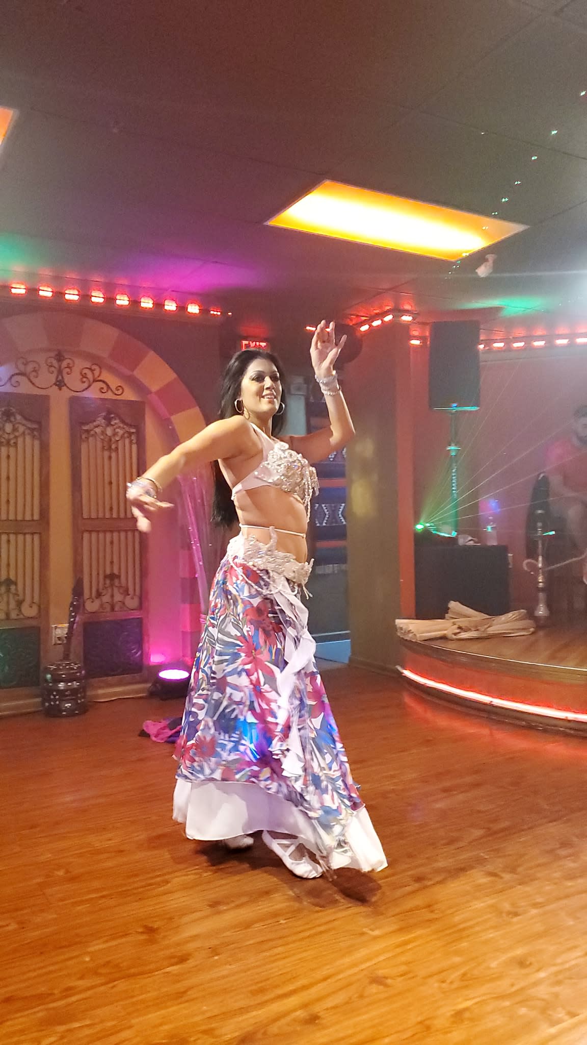 hookah bar dance